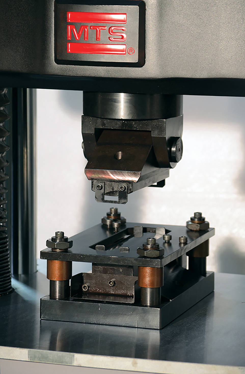 MTS Fundamental Splitting Fixture